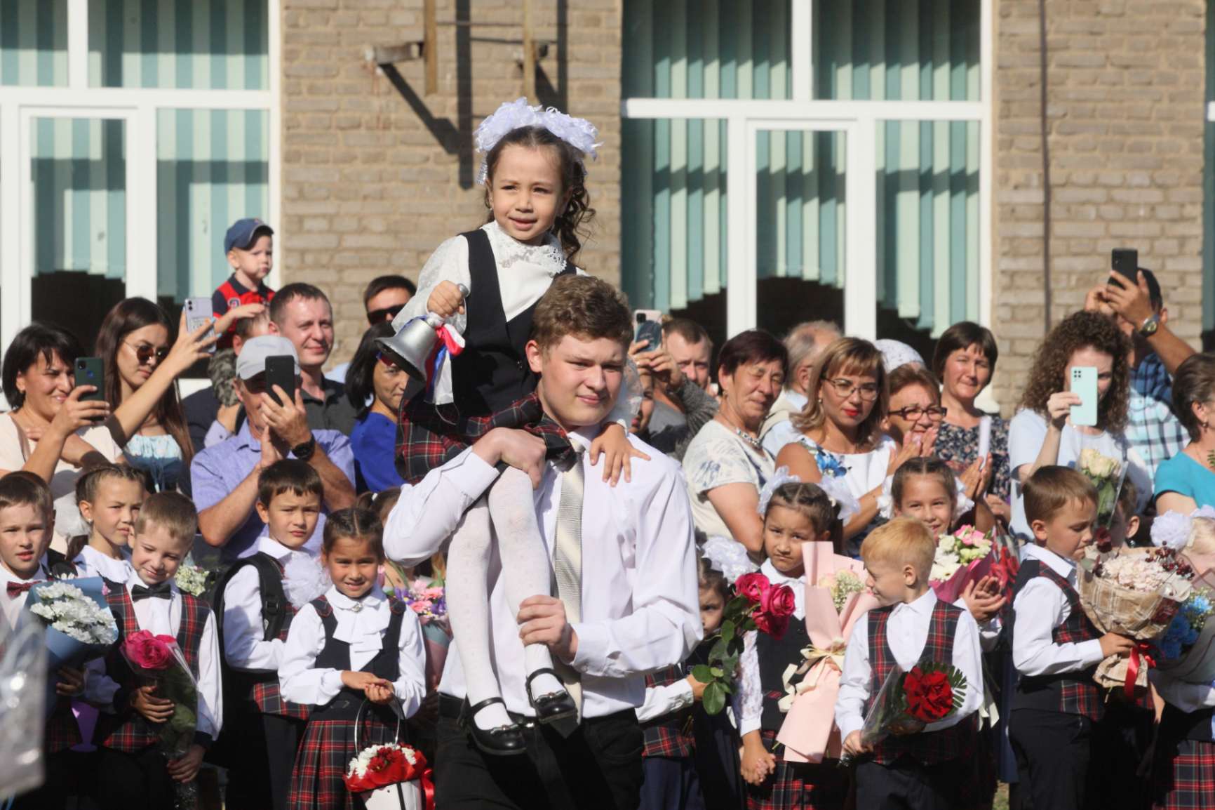 Поздравление с 1 Сентября детям учителям и родителям